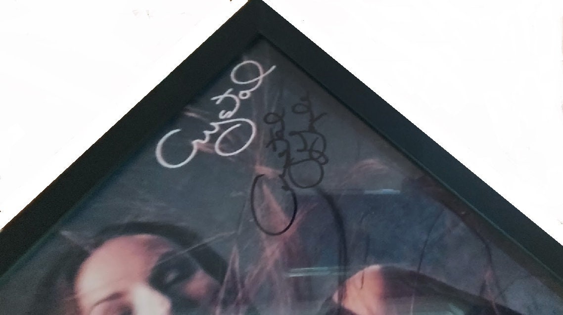 Crystal Gayle Hand Signed RARE Photo W/coa - Etsy