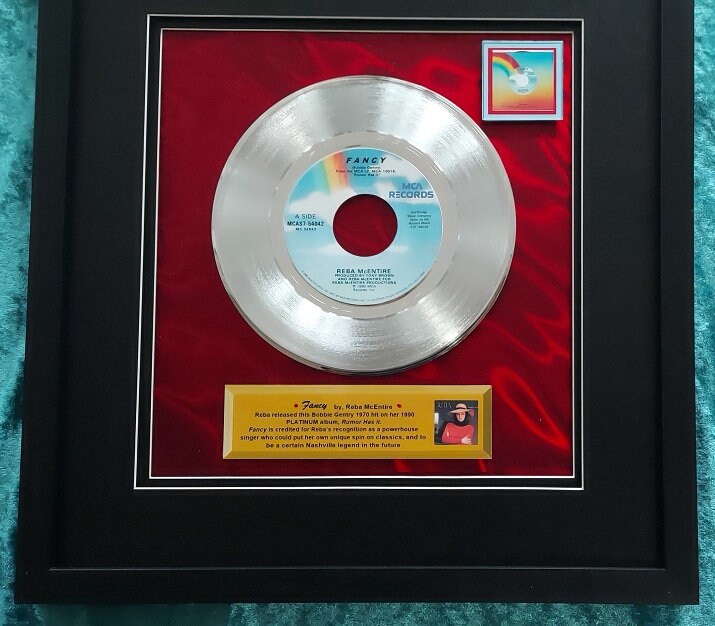 Reba Mcentire - Fancy 45 Award (15 X 21) - Etsy