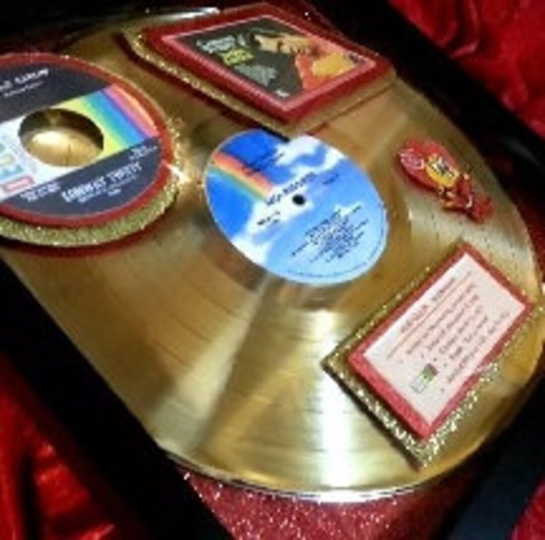 Conway Twitty (HELLO DARLING) Gold Award Red or Blue W-coa - Etsy