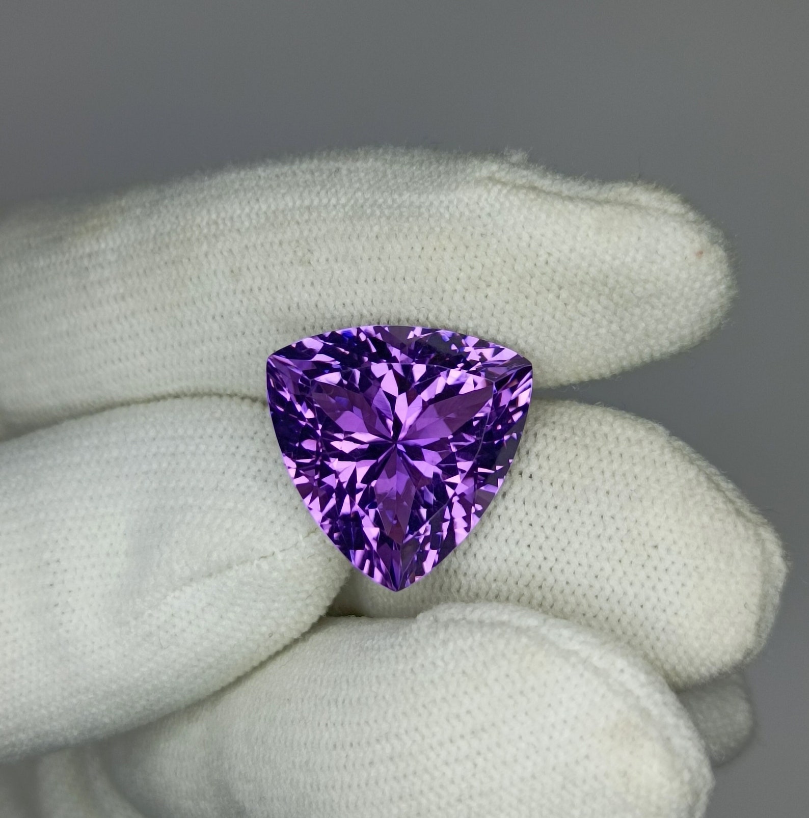16 Carat AAA Amethyst Trillion Cut Gemstone, 18x18x11 Mm - Etsy
