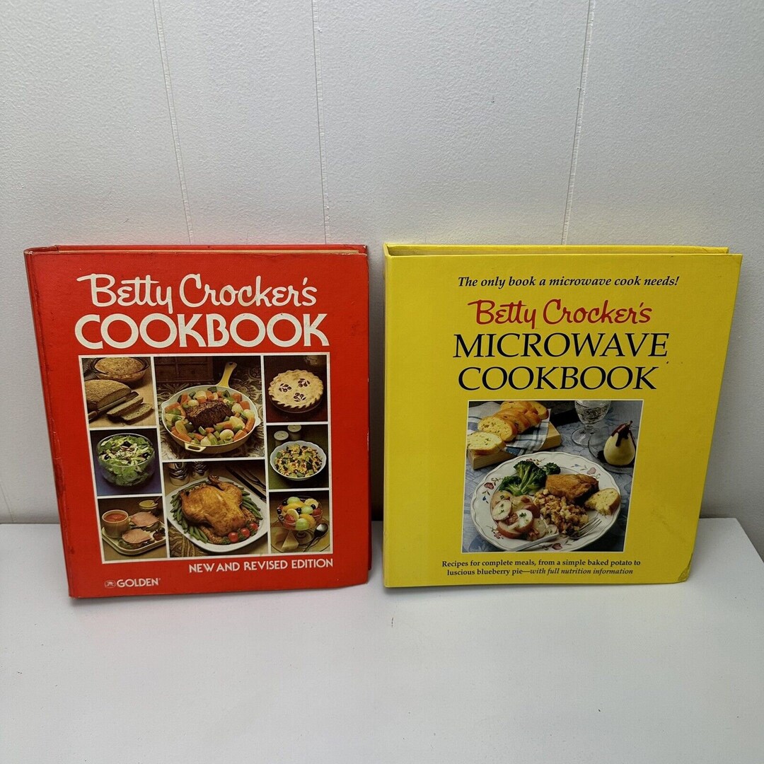 Vintage Betty Crockers Cookbook 1978 Red 5 Ring Binder 1990 Microwave ...