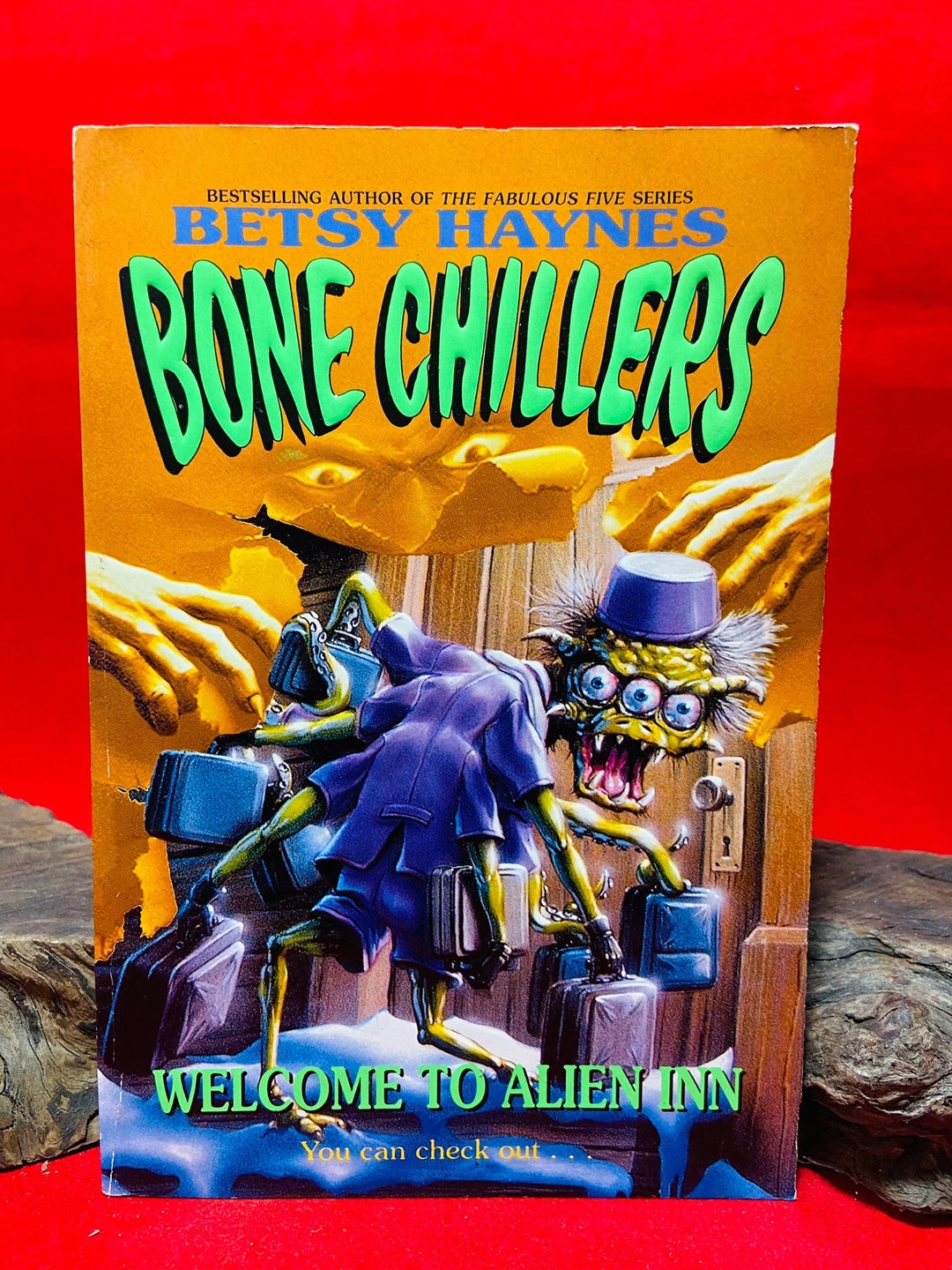 Welcome to Alien Inn: Bone Chillers #8 (vintage Horror Paperback) - Etsy