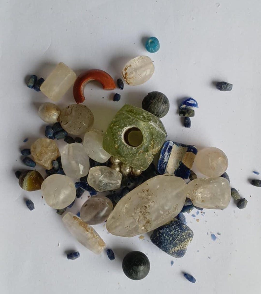 Rare Ancient Roman Rock Crystal, Glass and Lapis Lazuli Bead Group 100 ...