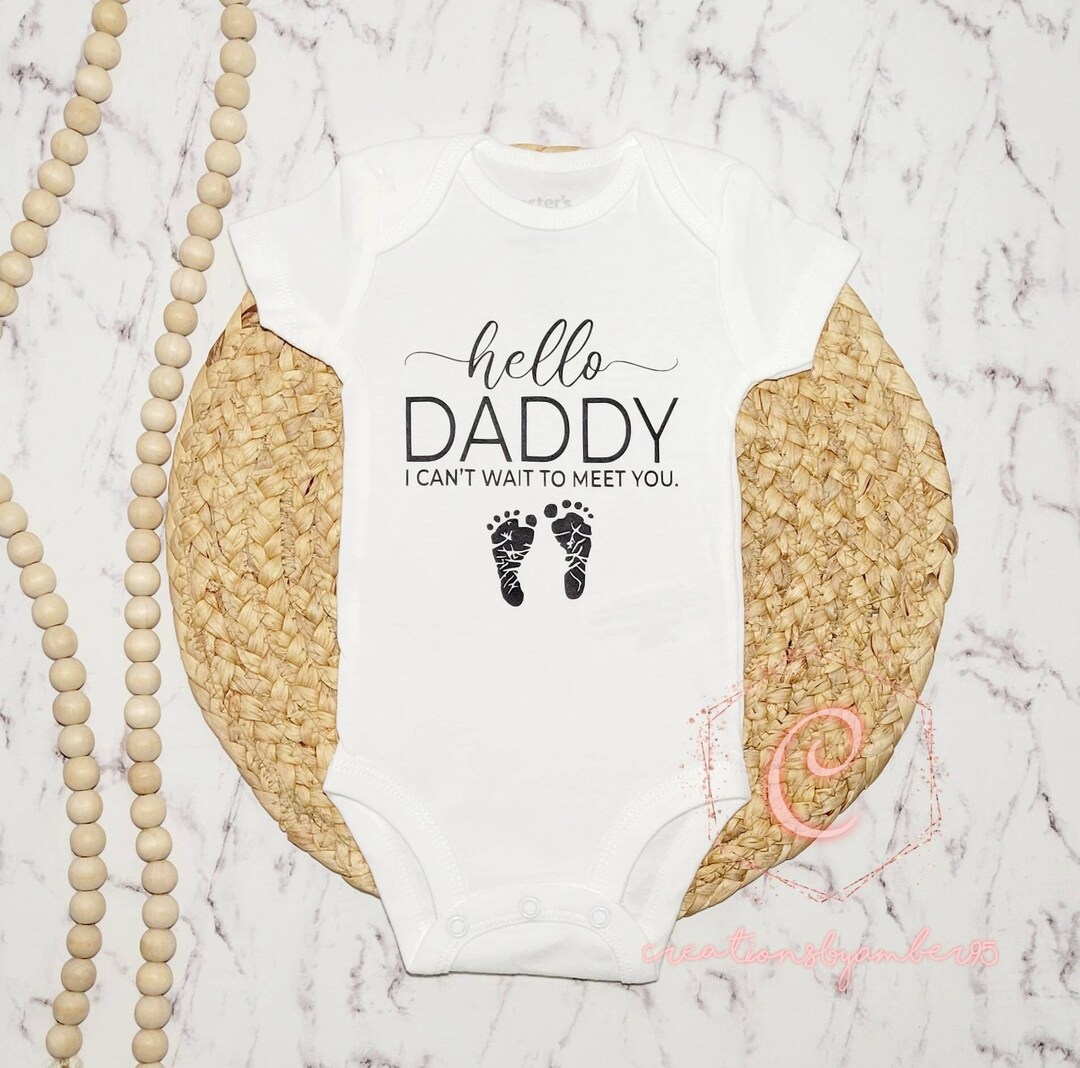 Hello Daddy Pregnancy Announcement Bodysuit Hello Daddy Baby ...