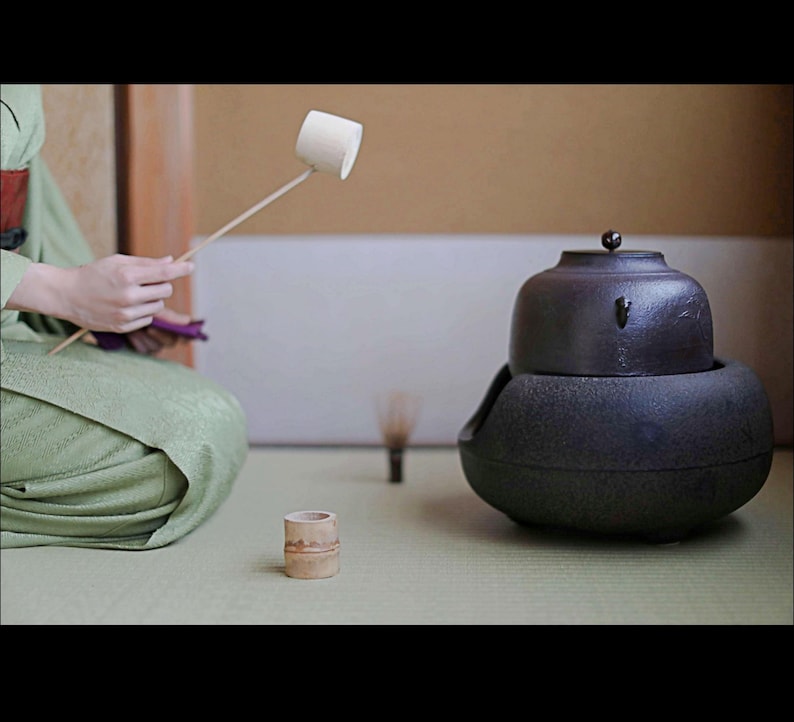 Vintage Cast Iron Tea Kettle, Signed Copper Lid, Japanese Tea Ceremony ...