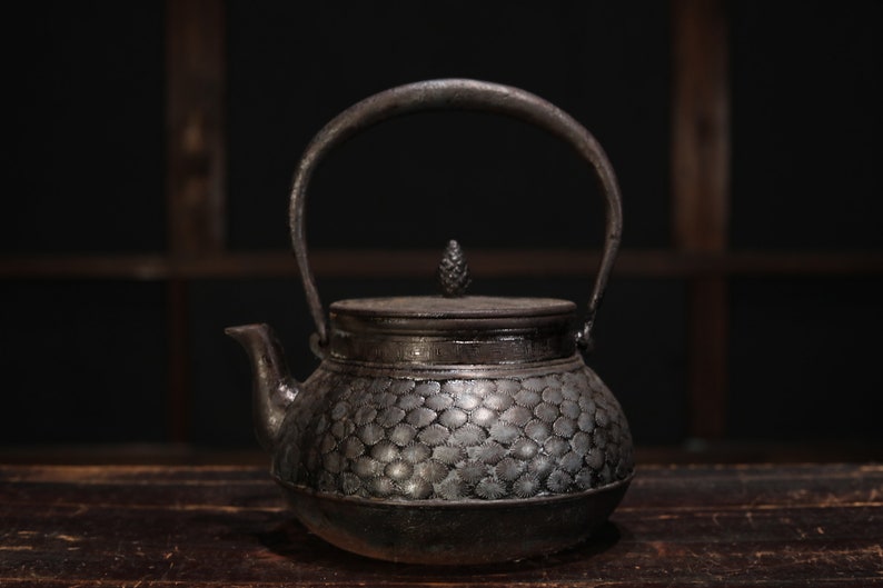 BIG Japanese Vintage Cast Iron Kettle Nambu Tetsubin Pine - Etsy