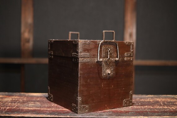 Japanese Antique SAMURAI Armor Box Mochidansu Chest Japan - Etsy