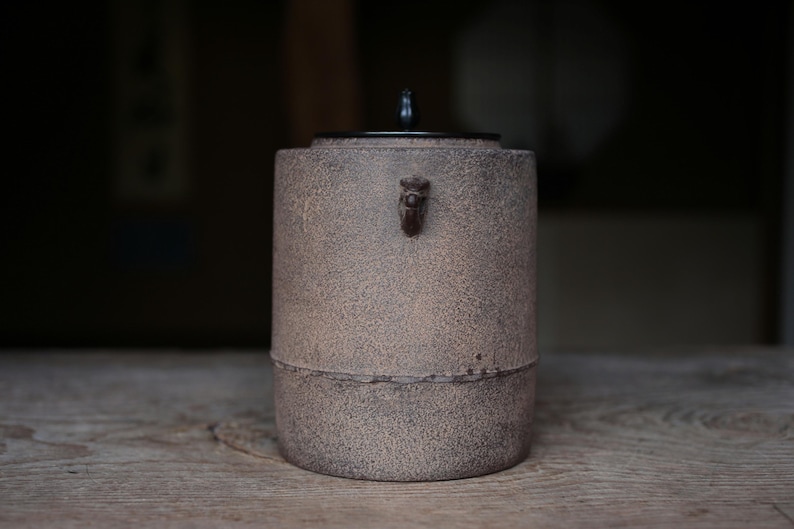 Vintage Japanese Cast Iron Tea Kettle – Masamitsu Signed Copper Lid ...