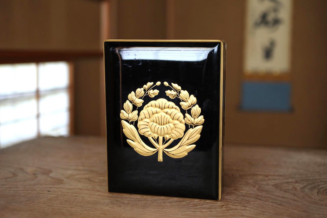 Japanese Makie Black Lacquer Gold Peony SAMURAI Crest Wooden Box URUSHI ...