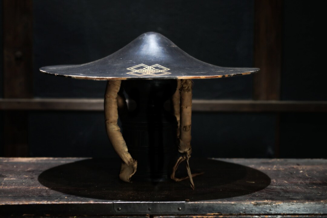 Japanese Antique 1700s Samurai Ancient Soldier's Hat Urushi With Family ...