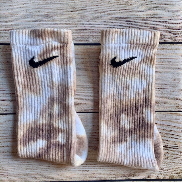 Nike Tie Dye Tan Crew Socks Tan Tie Dye Socks Nike Natural Tie Dye ...