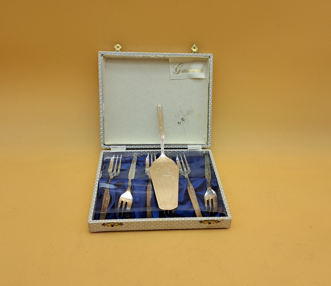 Vintage Silver Plate Cake Service by Grosvenor - Etsy