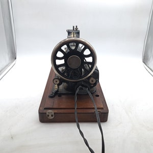 1889 Singer Electric Sewing Machine & Case working - Etsy