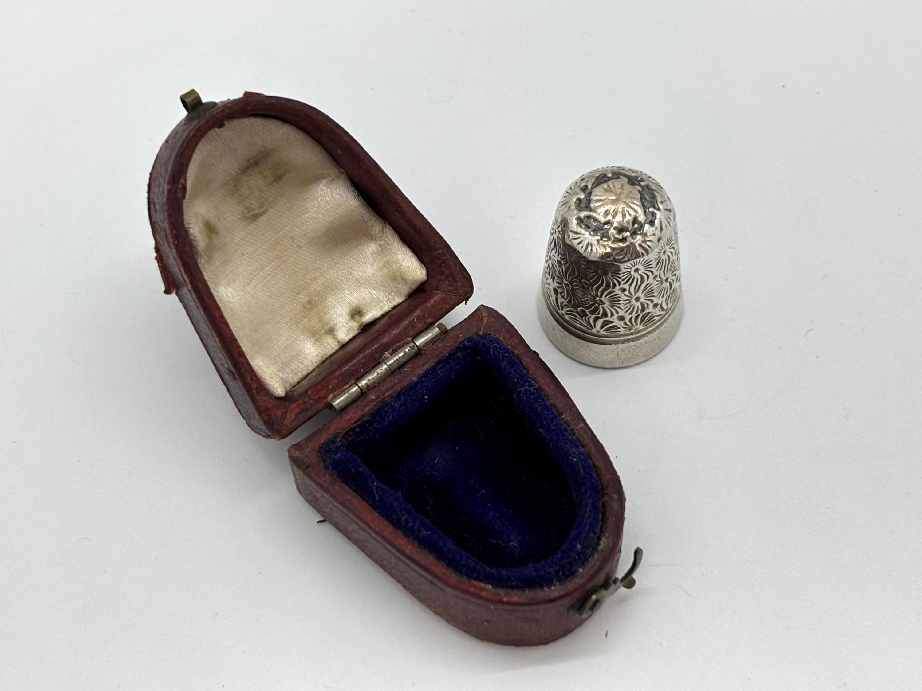 Vintage Charles Horner Silver Plated Dorcas Thimble in Original Fitted ...