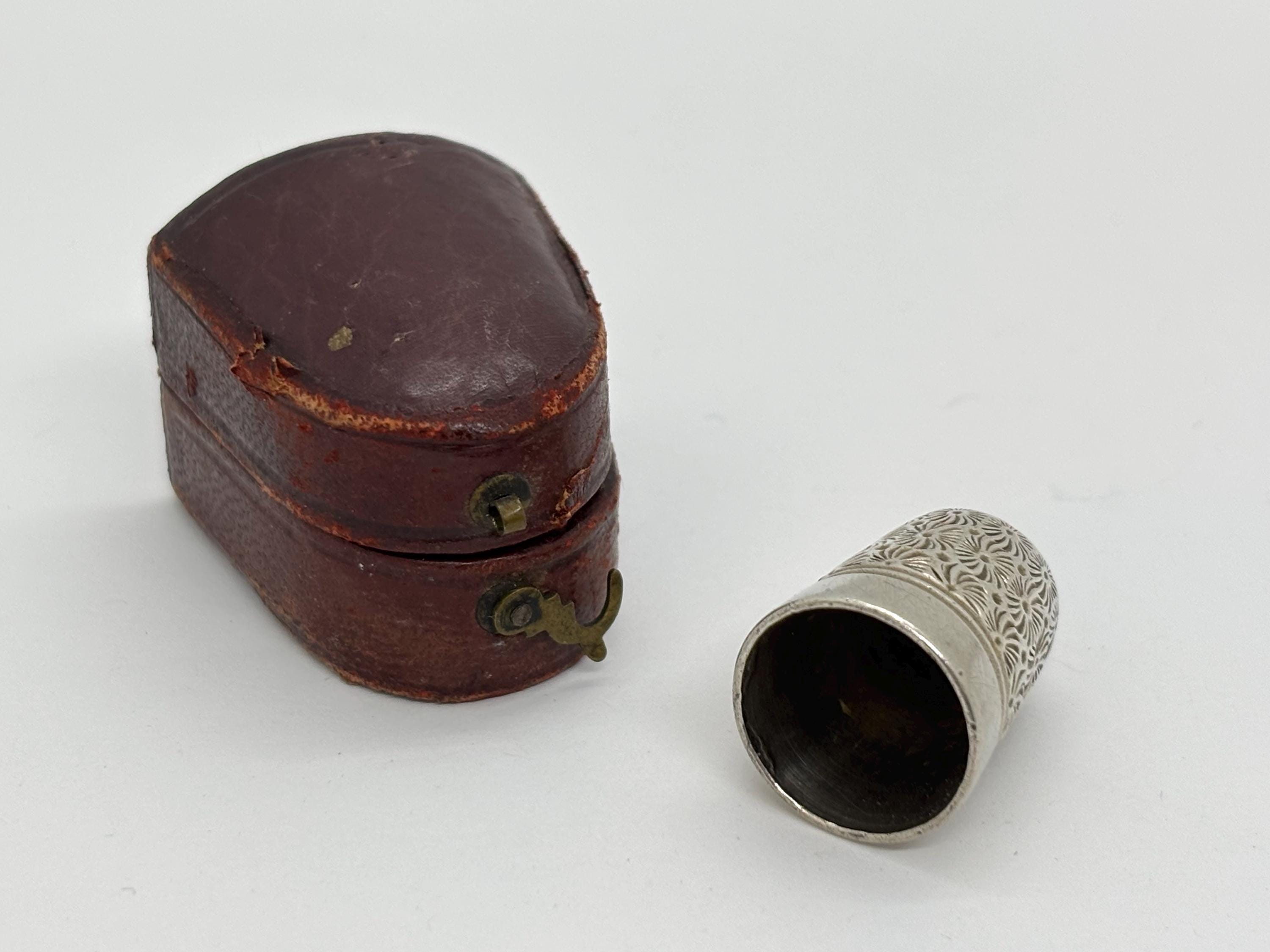 Vintage Charles Horner Silver Plated Dorcas Thimble in Original Fitted ...