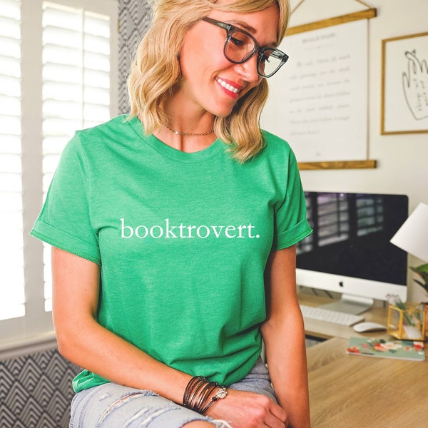 Booktrovert Shirt - Etsy