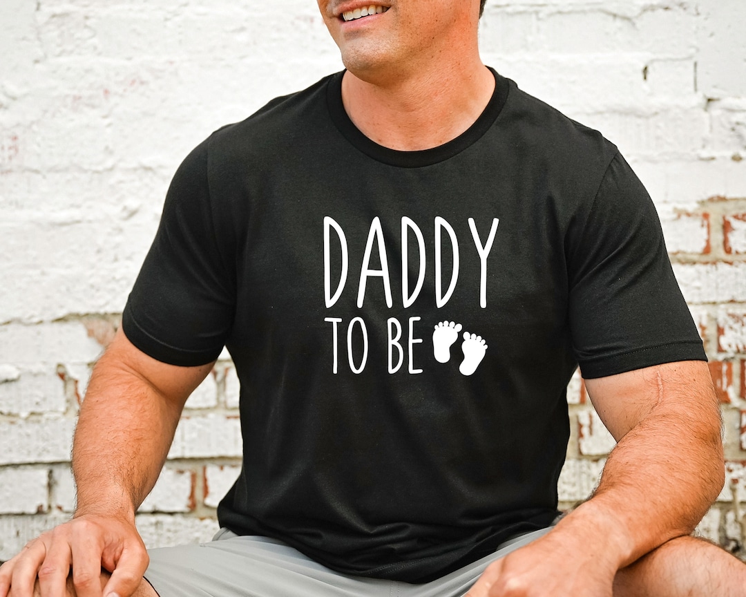 Daddy to Be Shirt - New Dad Gift, Dad Est. 2025 T-shirt, Pregnancy ...
