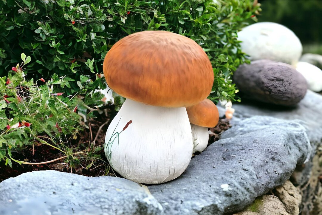 Decorative Mushroom Figure Resin Mushroom Statue for Outdoor Landscape ...