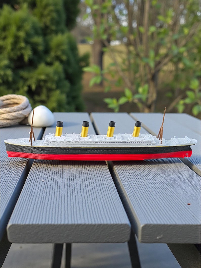 RMS Titanic Model, Highly Detailed 12 Inch, With Iceberg - Etsy