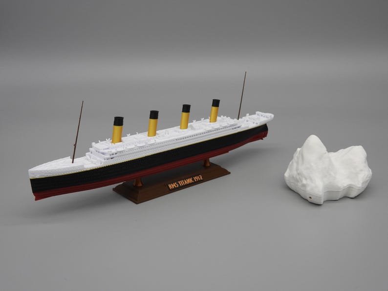 RMS Titanic Model, Highly Detailed 12 Inch, With Iceberg - Etsy