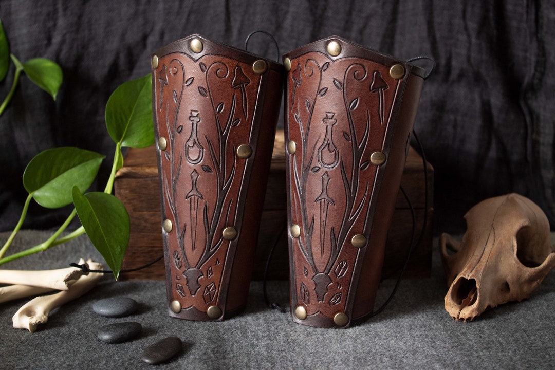 Druidic Leather Bracers // Elven-shamanic-druidic-witch // Pair of ...