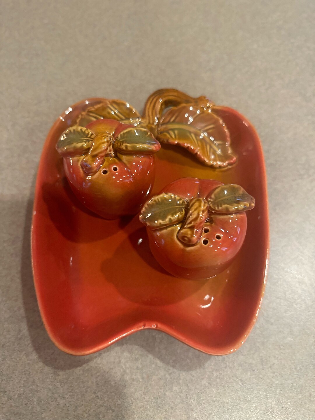 Apple Salt and Pepper Shaker Set With Apple Shaped Plate Ceramic ...