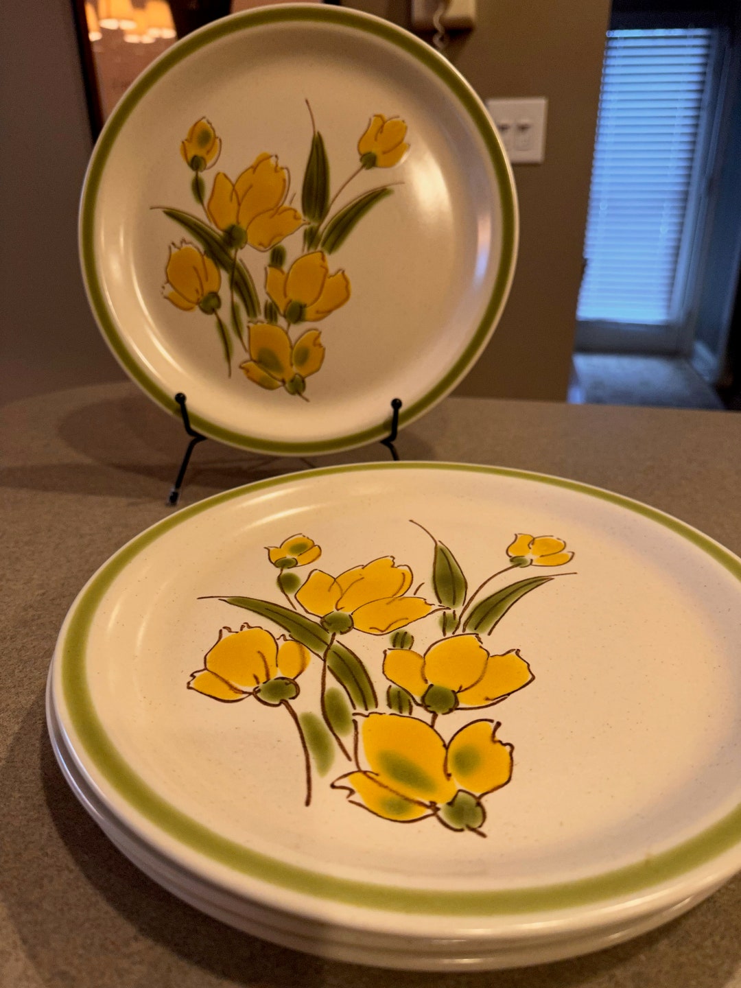 Stonybrook Stoneware Dinner Plate Yellow Flowers Green Rim Set of Four ...