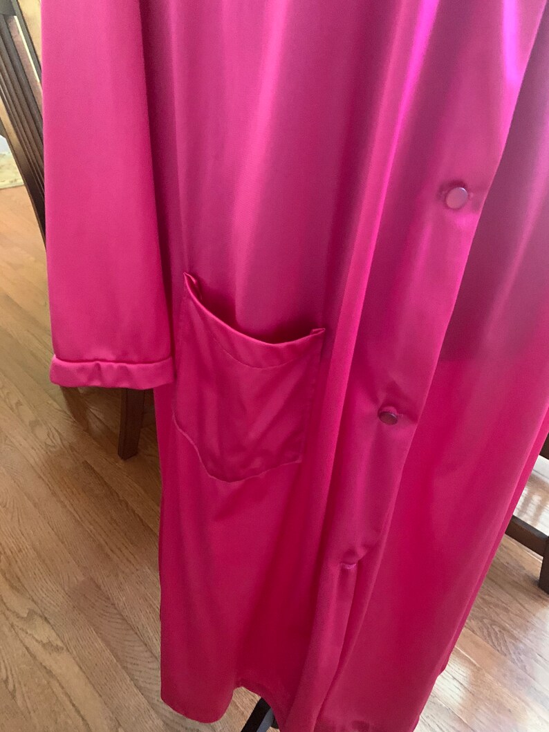 Lightweight Nylon Button-down Robe Fuchsia Vintage Nancy King Size ...
