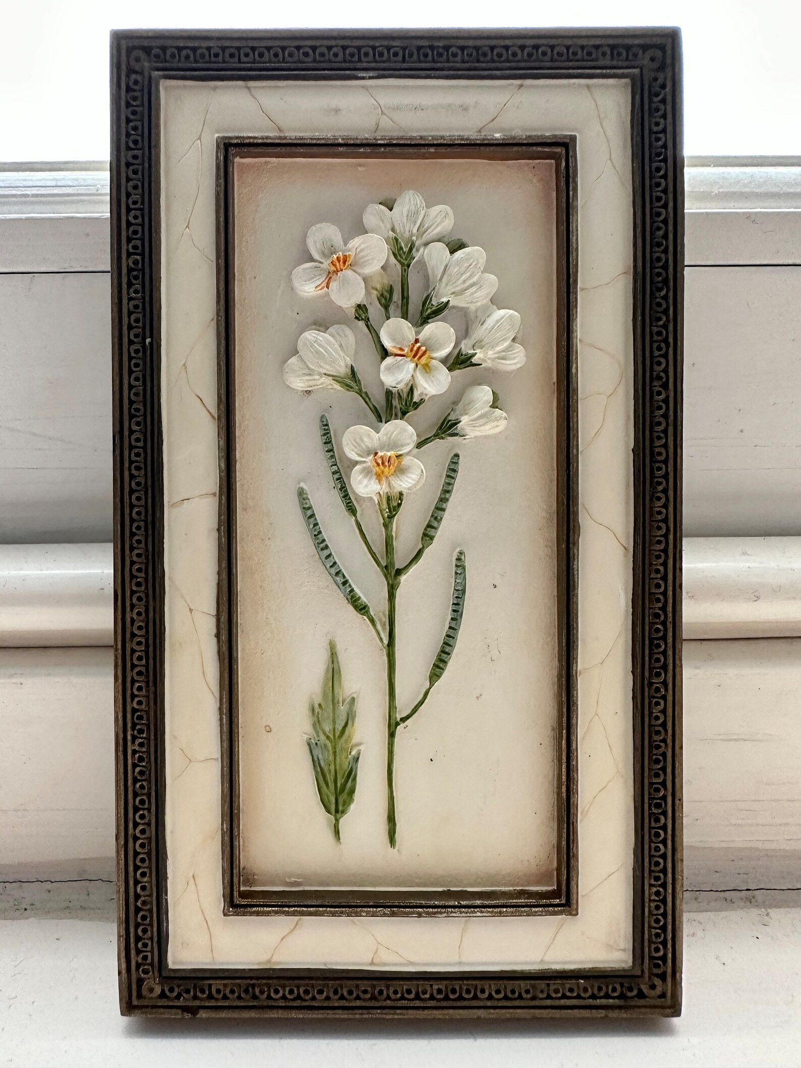 Vintage Raisin White Flower Wall Plague - Etsy