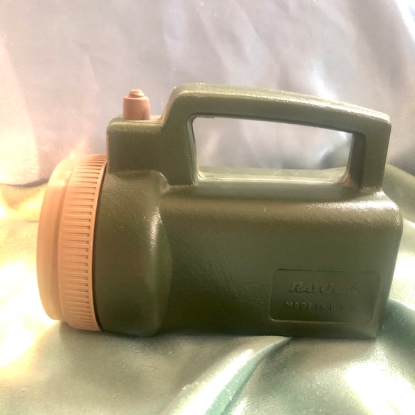 Vintage Rayovac Flashlight - Etsy