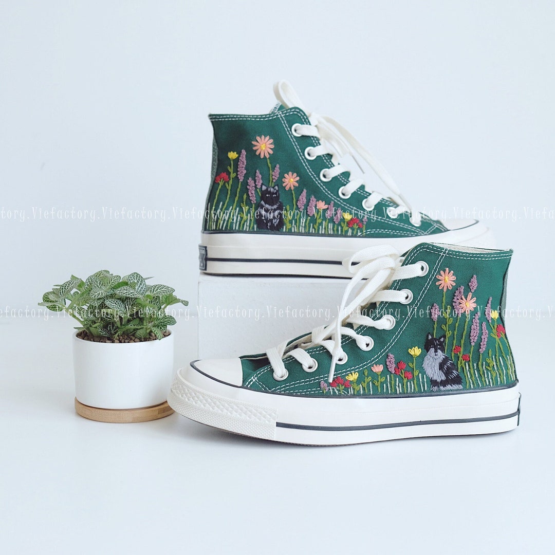 Converse Chuck Taylor Black Cat and Flowers Embroidery Personalized ...