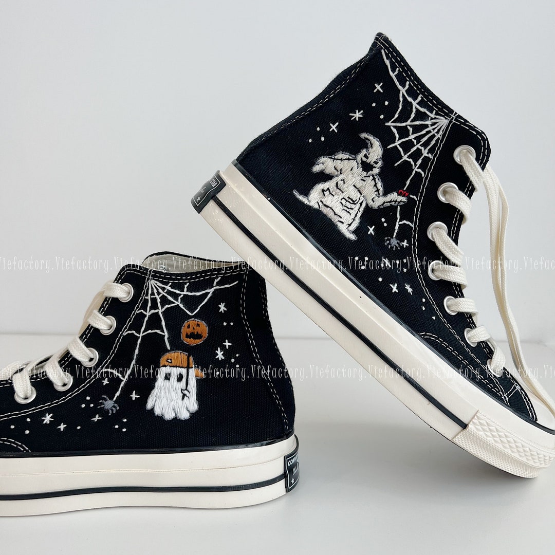 Custom Handmade Spider Embroidery Converse Chuck Taylor Embroidered ...