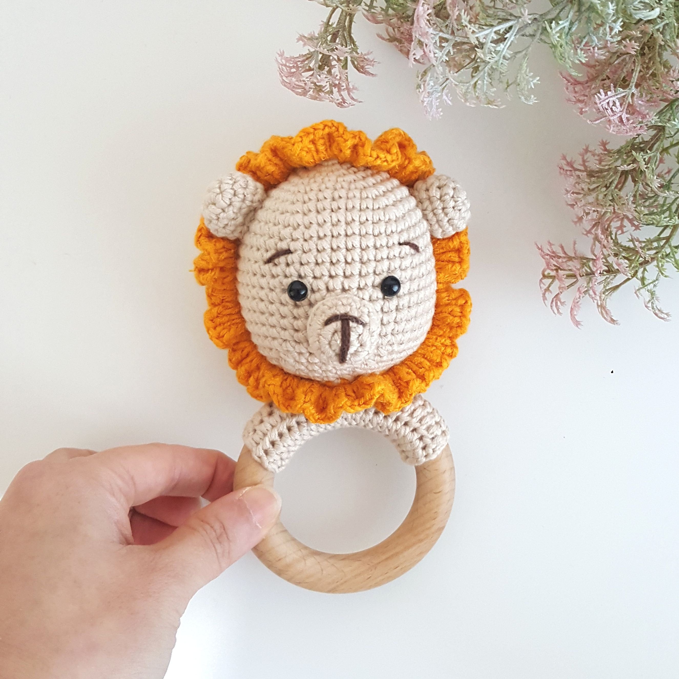 Crochet Baby Rattle _ Lion pattern Pictorial | Etsy