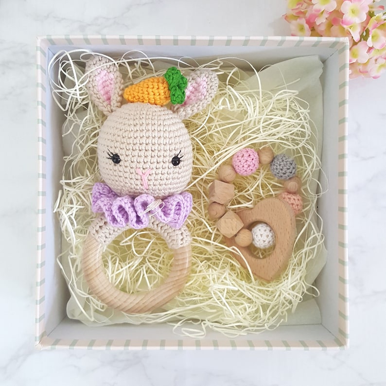 Crochet Baby Rattle _ Rabbit pattern Pictorial - Etsy Denmark