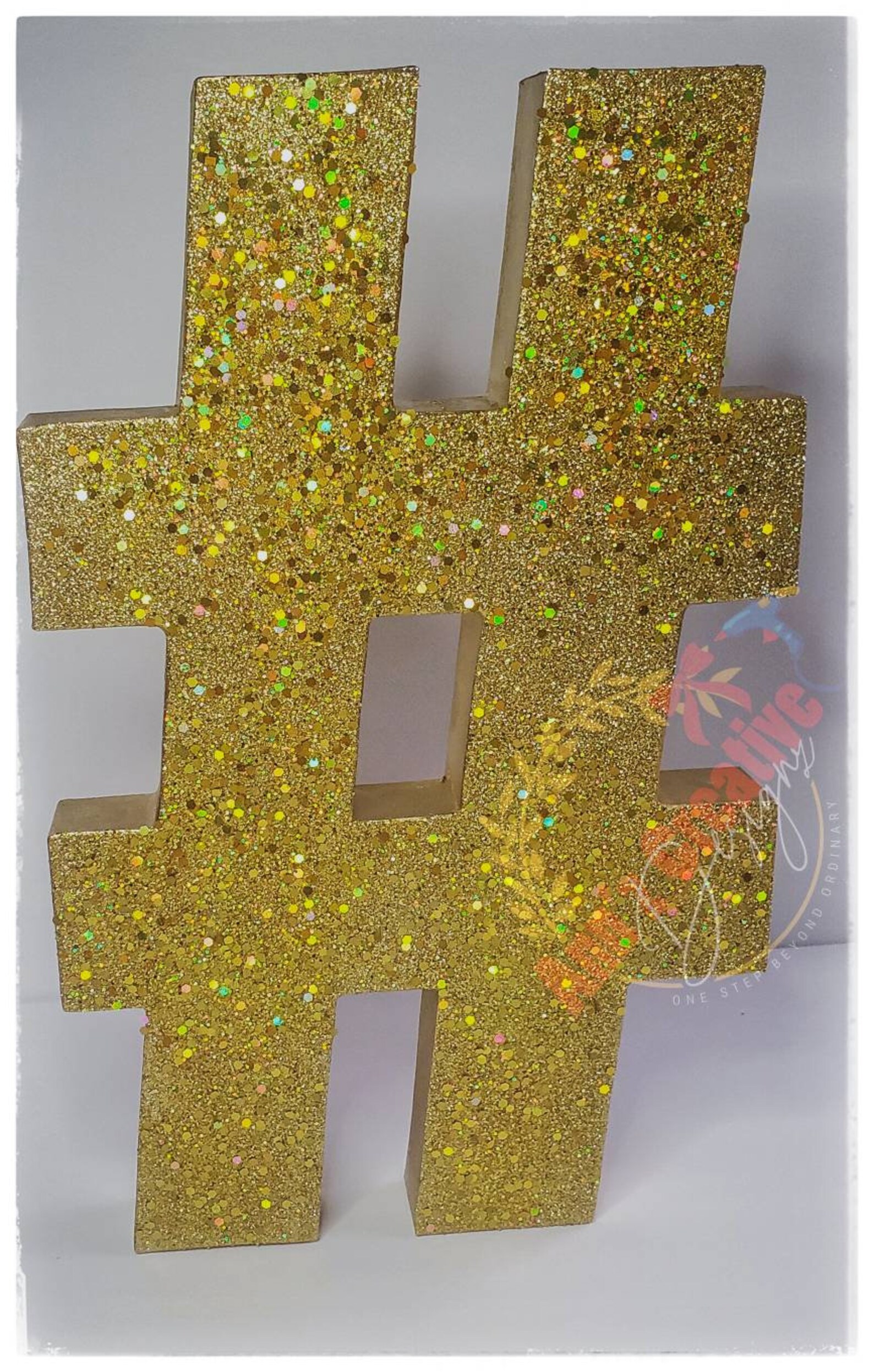 16 Gold Ampersand and Hashtag. Available in numbers - Etsy.de