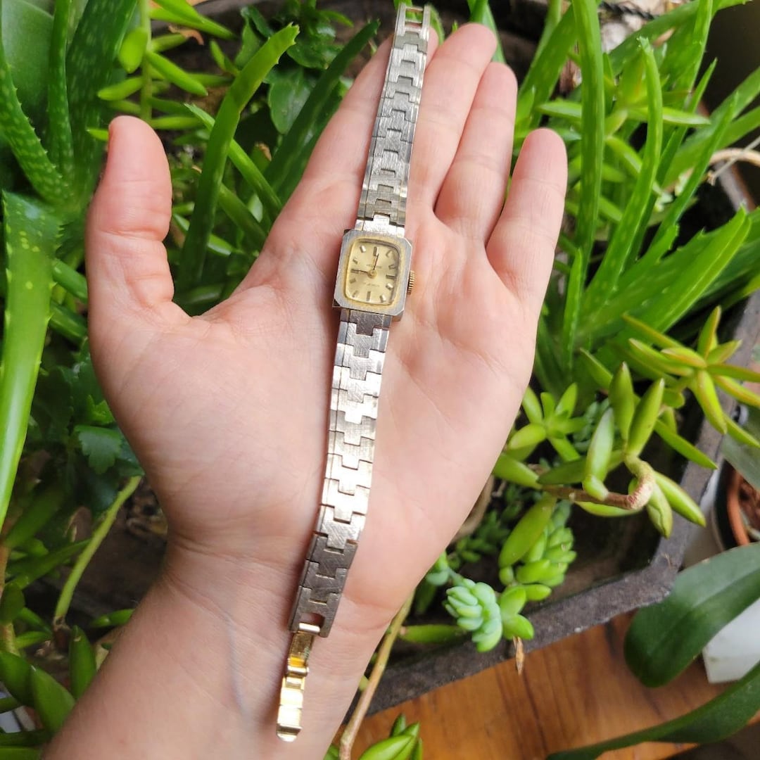 Vintage Helbros 17 Jewels Watch - Etsy