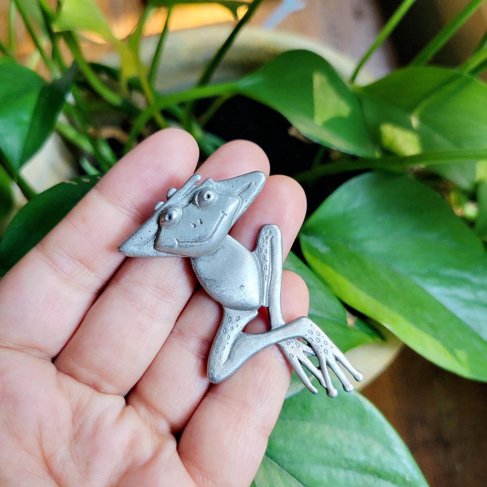 Vintage Mali Signed Pewter Bobblehead Frog Boucher Brooch Pin - Etsy