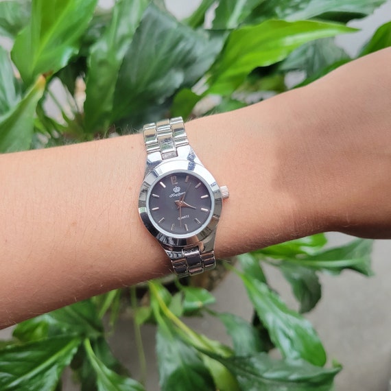 King Quartz Classic Silver Watch - Gem