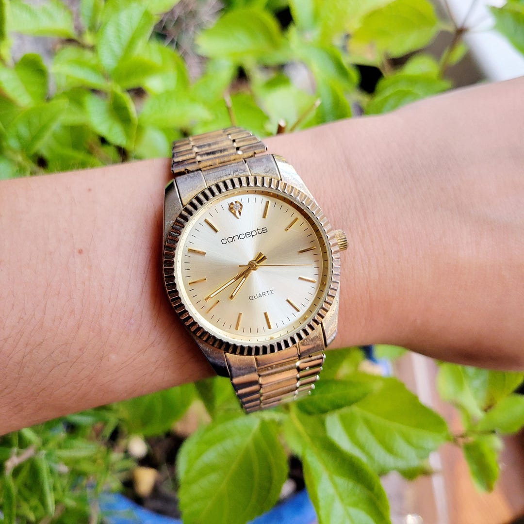 Classic Gold Concepts Genuine Diamond Women's Woman's Round Analog ...