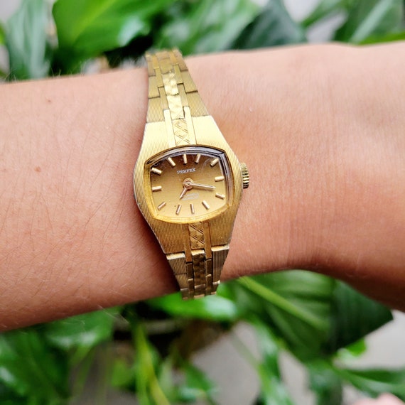 Vintage Perfex 17 Jewels Incabloc Classic Gold Watch - Gem