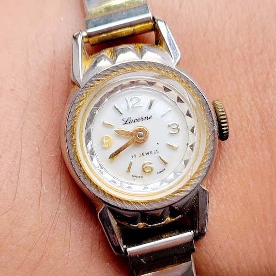 Vintage Swiss Lucerne 17 Jewels Dainty Watch - Gem