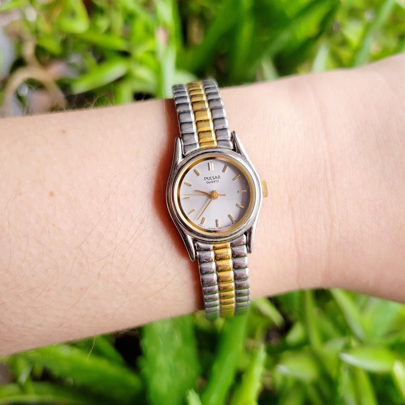 Vintage Pulsar Quartz Dainty Stretch Watch - Etsy