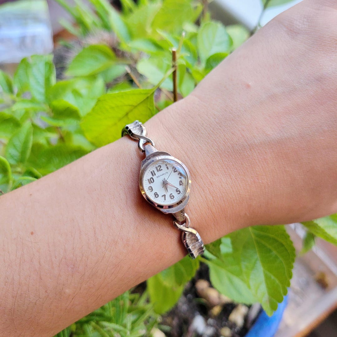 Vintage Benrus Classic Silver Womens Womans Analog Dainty Round Stretch ...