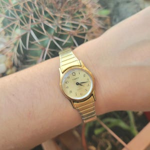 Vintage Timex Quartz Classic Gold Round Stretch Watch - Etsy