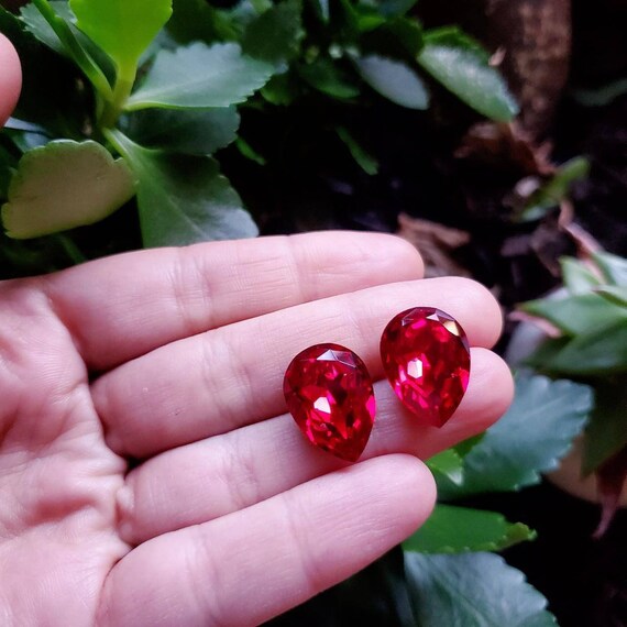 Stunning Vintage Ruby Red Teardrop Earrings - munimoro.gob.pe