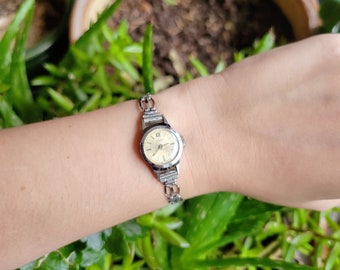 Vintage Timex Dainty Silver Stretch Watch - Etsy