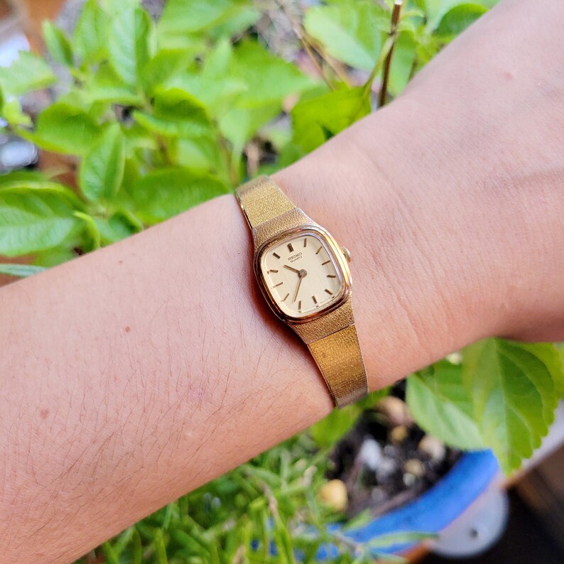 Vintage Seiko Quartz Classic Gold Womens Womans Dainty Square Watch - Etsy