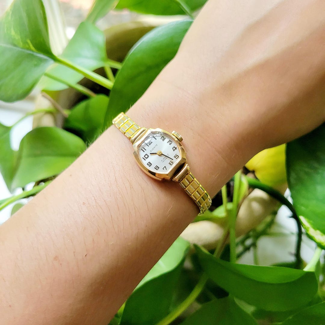 Vintage Swiss Everite 17 Jewels Incabloc Dainty Classic Gold Watch - Etsy