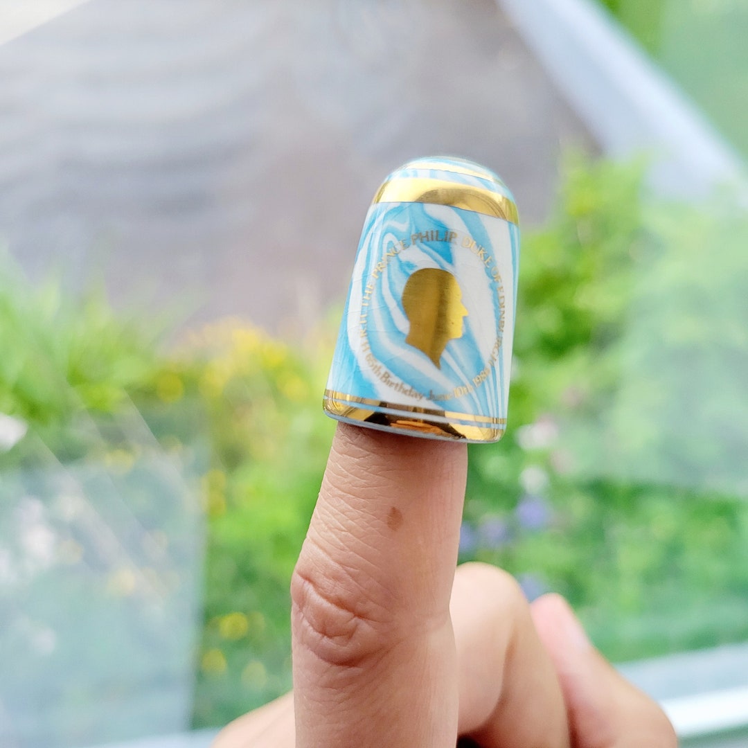 Vintage Prince Philip Blue Tie-dye Retro Royal Family Agateware Thimble ...