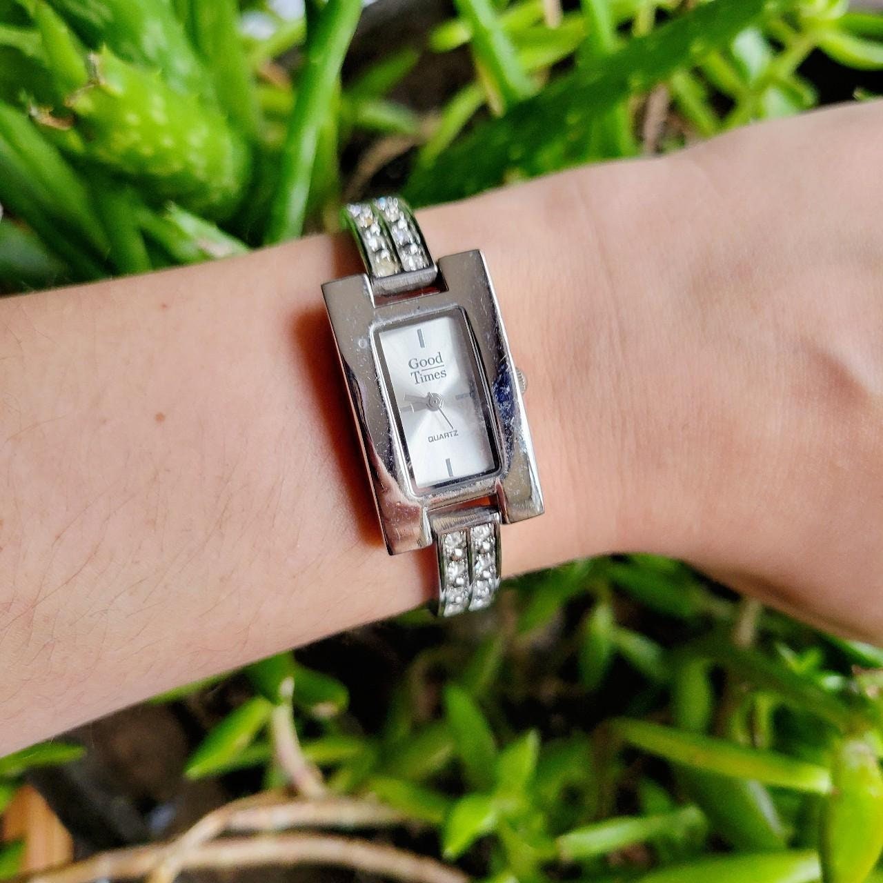 Quartz silver watch store